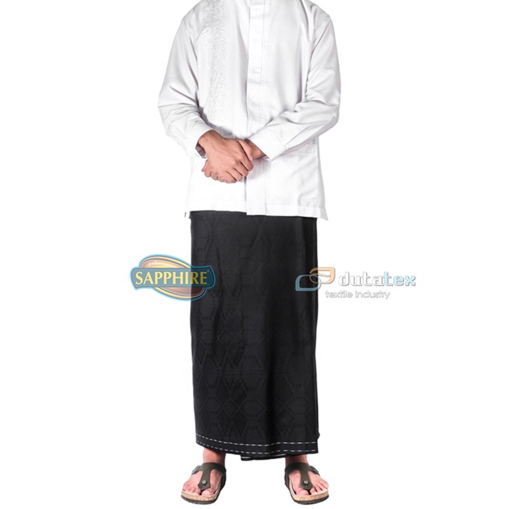 Jual Sarung Tenun Sapphire Hitam Polos Sarung Dewasa Original Shapire ...