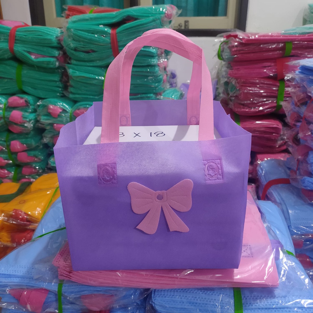 Jual Tas hajatan box nasi 22x22 20x20 dengan motif pita / tas kotak nasi 22x22 20x20 / tas kotak ...