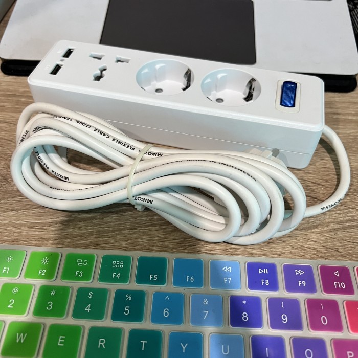 Jual STOP KONTAK SERBAGUNA 3 LOBANG USB PLUS DUAL PORT 2A COLOKAN ...