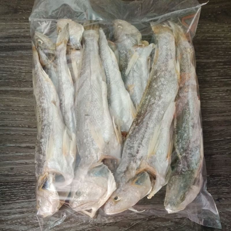 Jual ikan asin samge belah kemasan 500gram / ikan kepala batu gulama ...