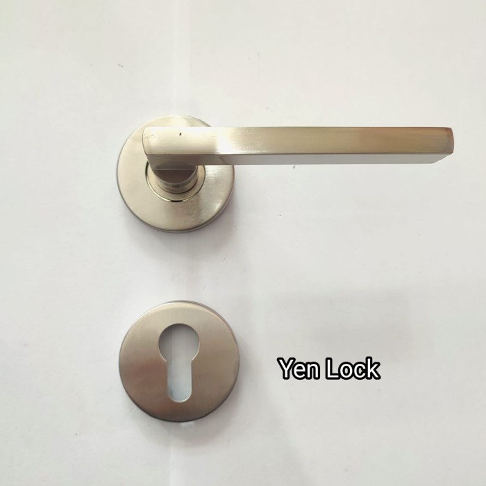 Jual Lever Handle Pintu Kayu merk Grandia full set dengan bodi kunci ...