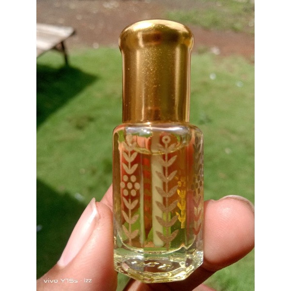 Jual Minyak bibit cendana Kupang NTT asli sulingan isi 6 mili | Shopee ...