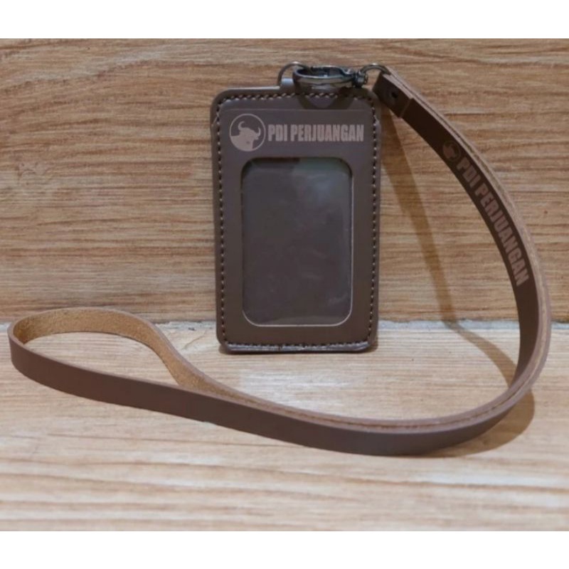 Jual holder kalung id card PDI perjuangan | Shopee Indonesia