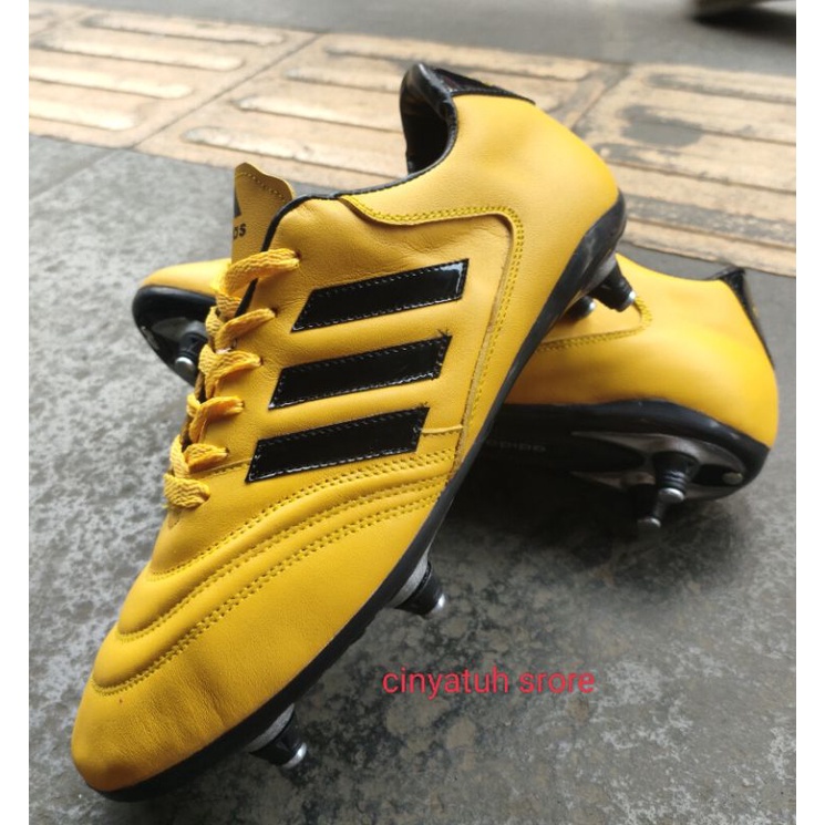 Jual sepatu Bola Kulit full besi Terbaru kekinian warna kuning | Shopee ...