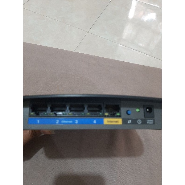 Jual Router Cisco LiNksys EA2700 300Mbps Dual Band | Shopee Indonesia