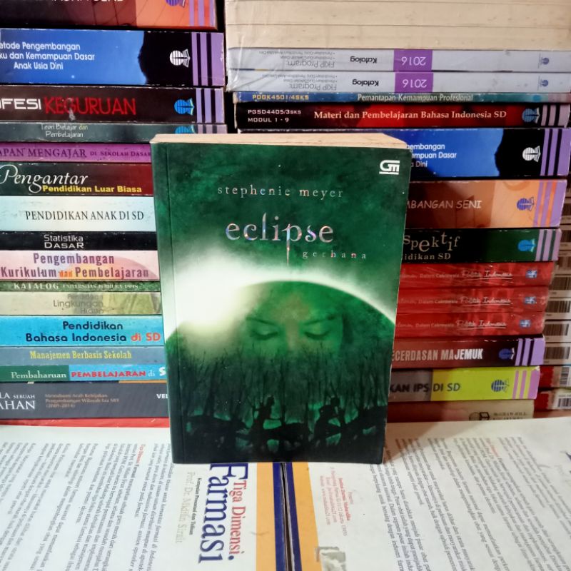 Jual BUKU STEPHENIE MAYER ECLIPSE GERHANA | Shopee Indonesia