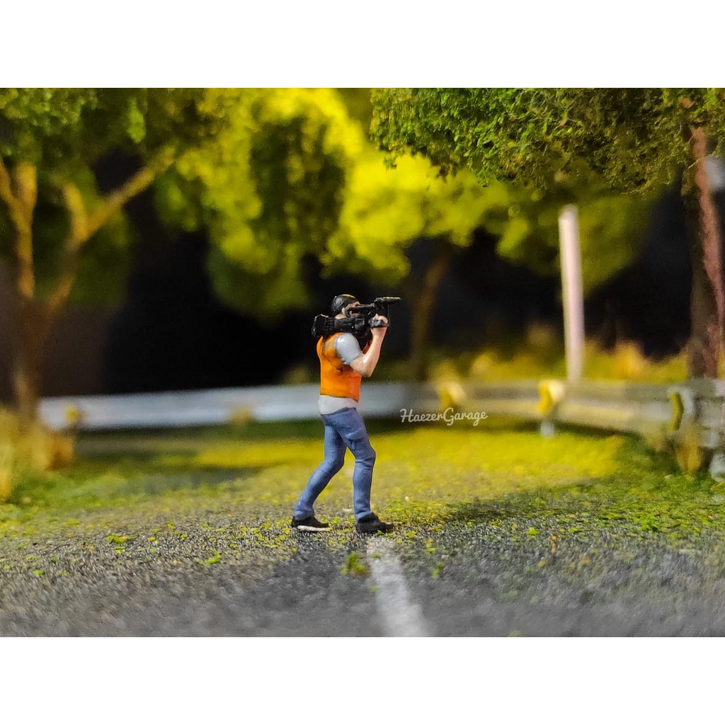 Jual Figure Cameraman Kemeramen Berdiri 1/64 Miniatur Diorama Diecast ...