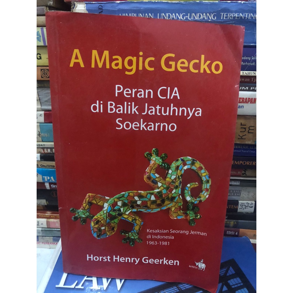 Jual A MAGIC GECKO Peran CIA di Balik Jatuhnya Soekarno | Shopee Indonesia