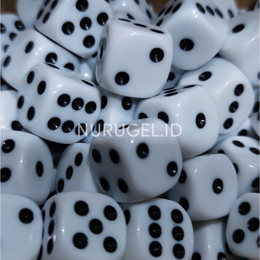 Jual Dadu Warna Colored Dice Die Acrylic 18mm x 18mm x 18mm | Shopee ...