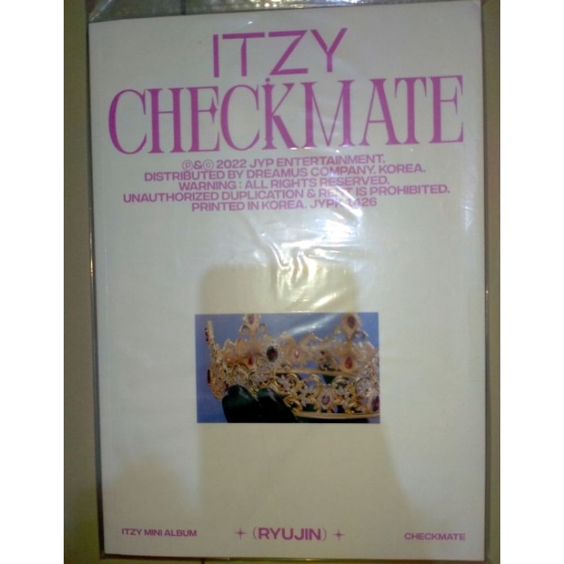 Jual album itzy checkmate sneakers ryujin ver + printilan album dapet ...