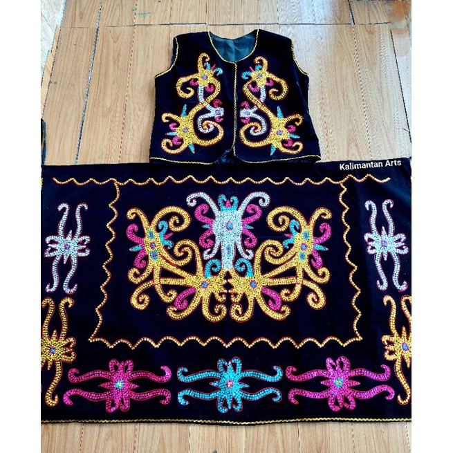 Jual [Kain Bludru] Baju Adat Dayak Perempuan Dewasa Warna Hitam Bahan ...