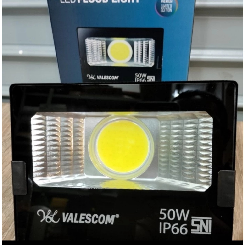 Jual Lampu Sorot AC 50 Watt Tembak IP66 Valescom LED Flood Light Cool Putih | Shopee Indonesia