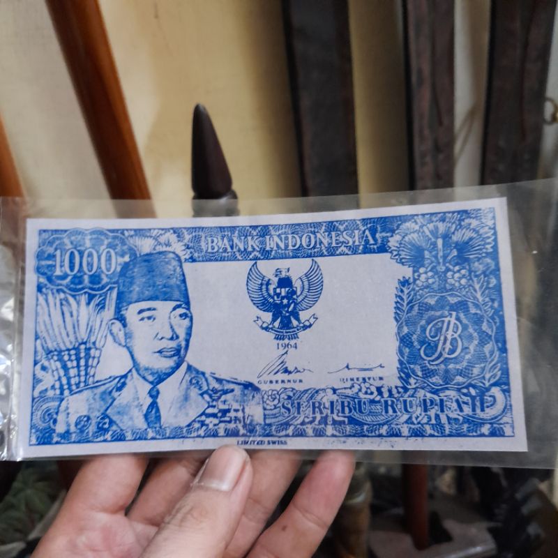 Jual uang soekarno melengkung pecahan 1000 rupiah biru | Shopee Indonesia