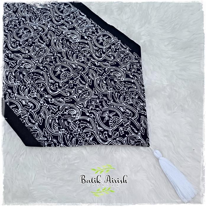 Jual TABLE RUNNER Batik CAP | BW Wanapringga Hitam Putih | Taplak Meja ...