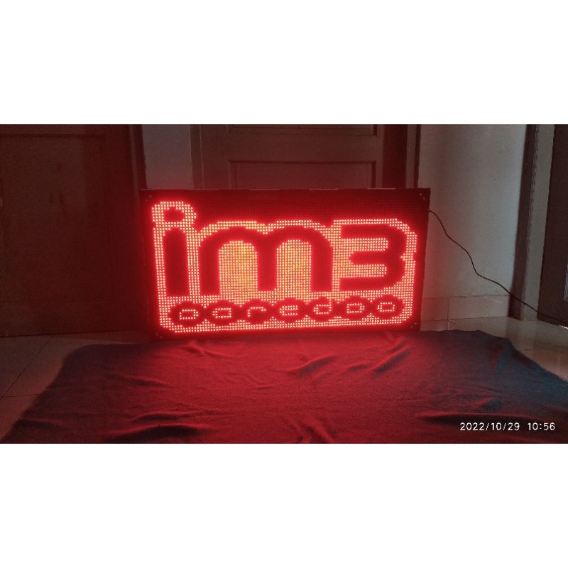 Jual running teks 100x60 cm edit tulisan / logo/ gambar pakai HP, auto ...