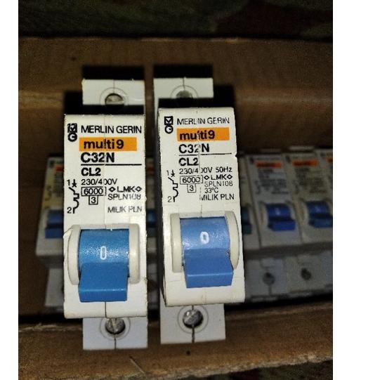 Jual Booming mcb bekas pln 2a,4a,6a ,10a ,( Merlin Gerin original) | Shopee Indonesia