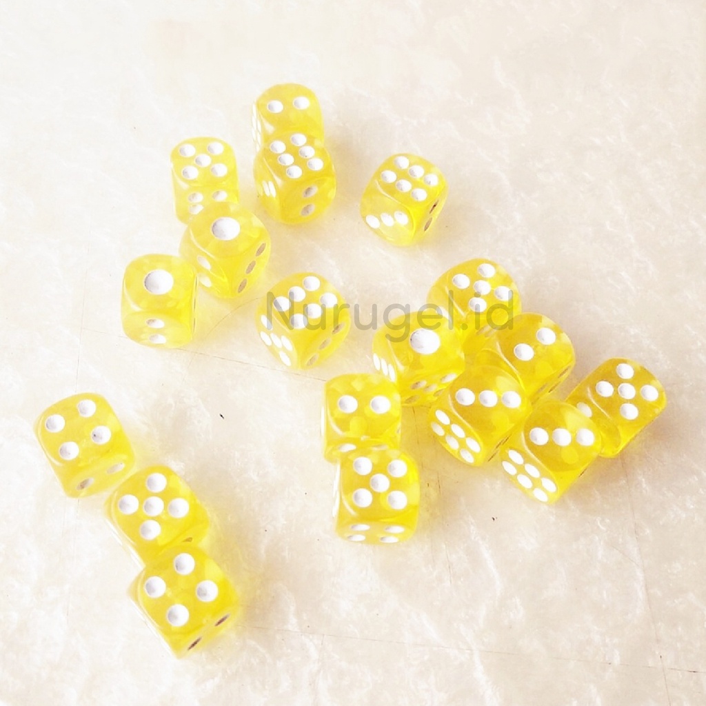 Jual Dadu Warna Colored Dice Die Acrylic 19mm x 19mm x 19mm | Shopee ...