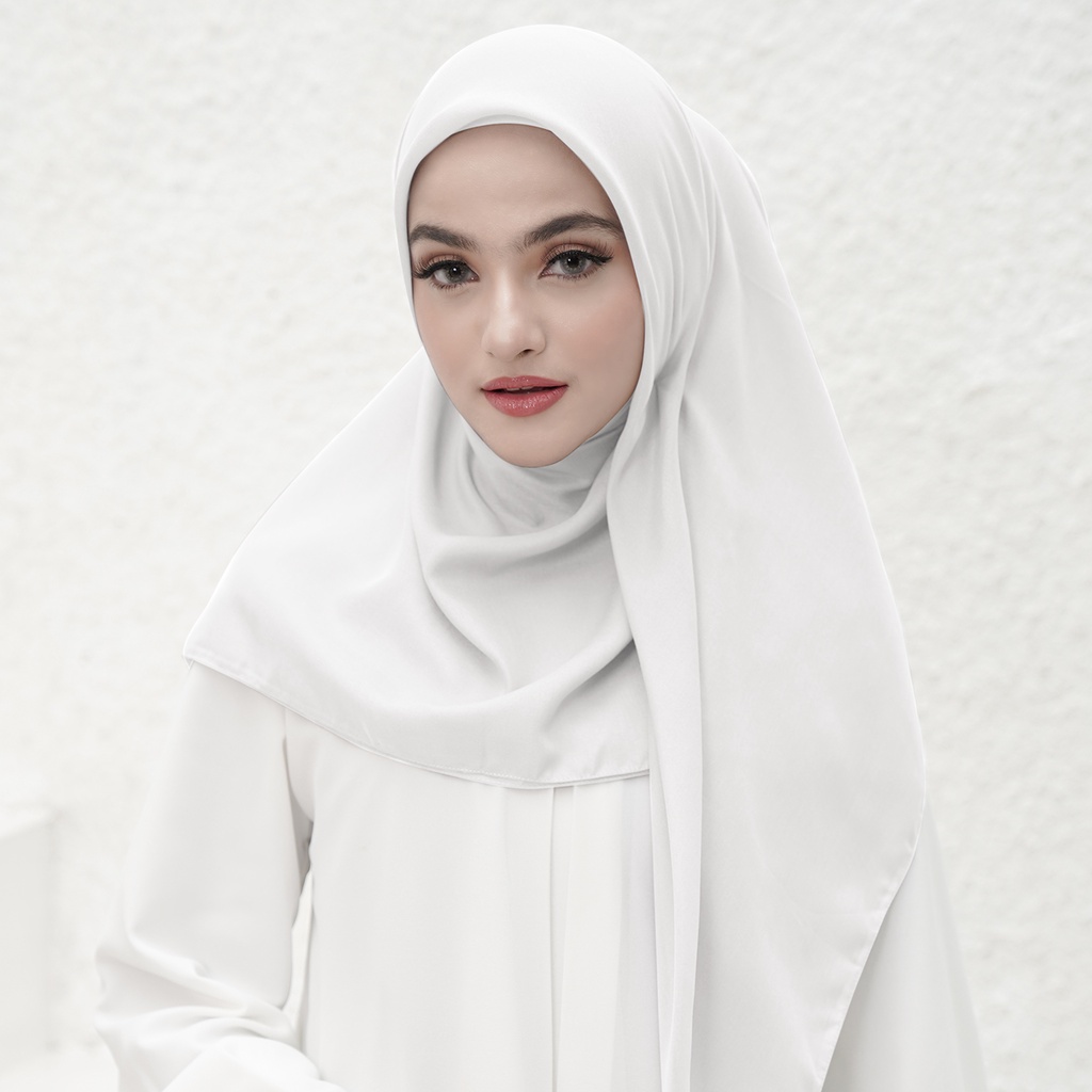 Jual MANDJHA Essential Lucent White 40 Scarf By IVAN GUNAWAN - Jilbab ...