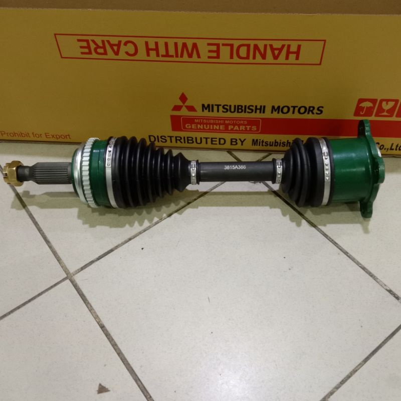 Jual CV Joint Assy/Drive Shaft Kanan (RH) Mitsubishi Triton 2500cc,2900, Pajero Sport | Shopee ...