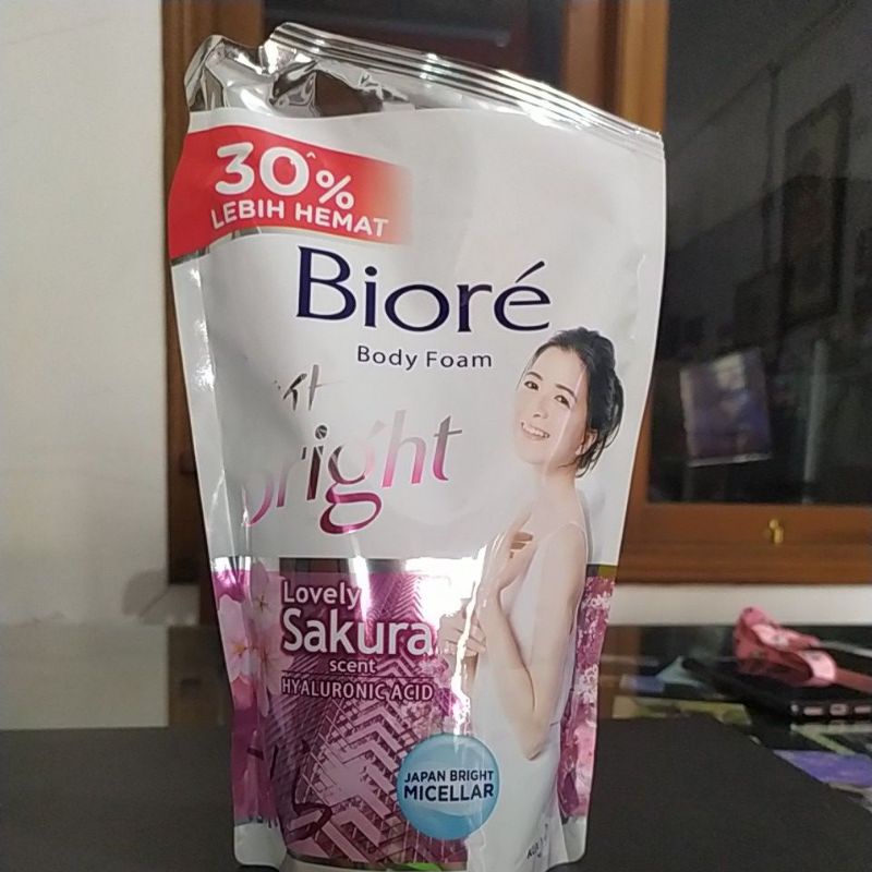 Jual Biore Bright Body Foam Lovely Sakura Scent Hyaluronic Acid Sabun Mandi Cair 800 ml / 800ml ...