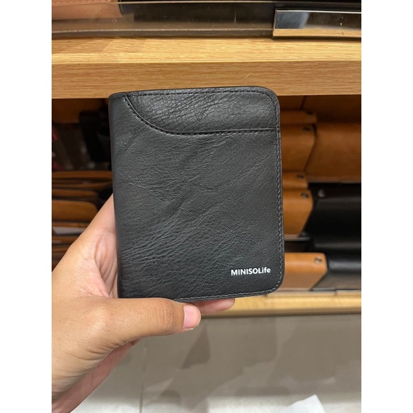 Jual short bifold matte wallet miniso / dompet cowok miniso / dompet ...