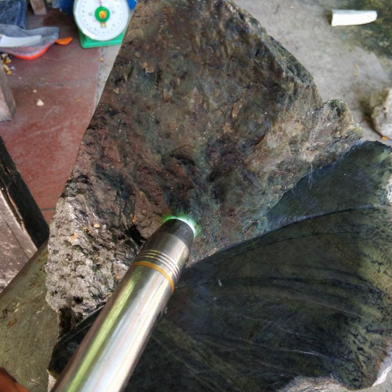 Jual Giok Nephrite dark green 10kg | Shopee Indonesia