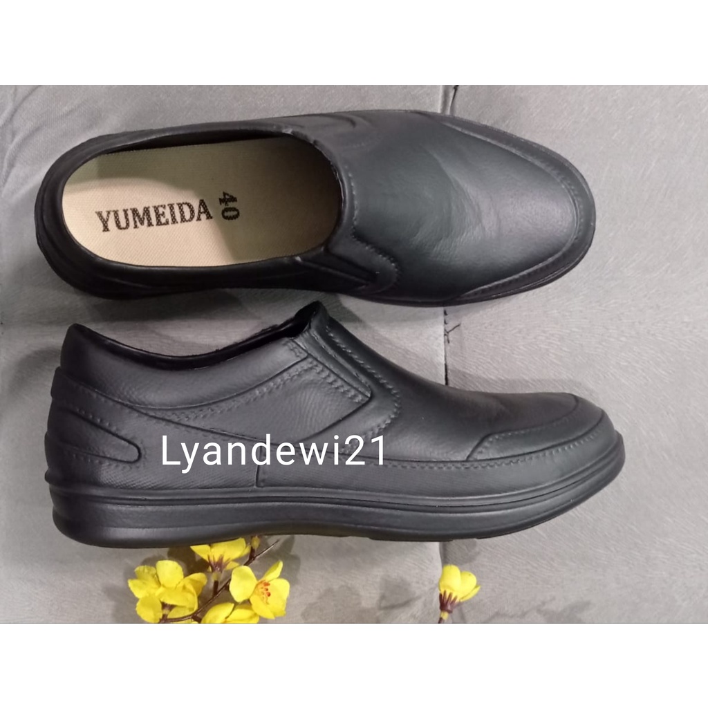 Jual Sepatu karet apd # sepatu karyawan # sepatu warna hitam # sepatu ...