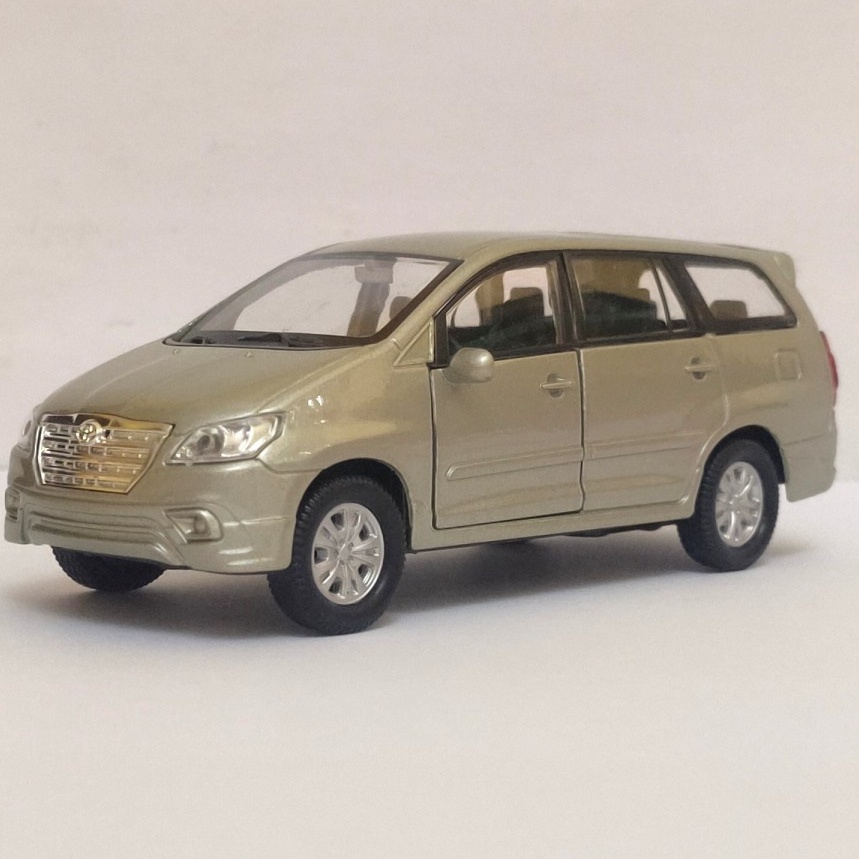 Jual Miniatur Toyota kijang Innova silver Diecast Mobil Replika harga ...