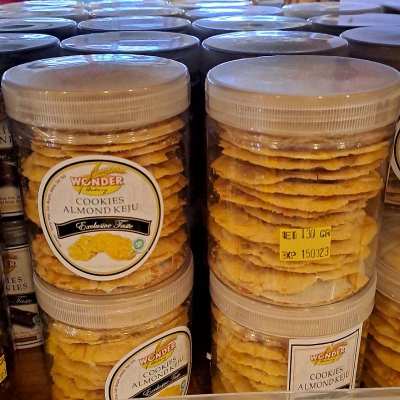 Jual Wonder Bakery - Cookies Almond Keju 130gr Asli Roti Wonder ...