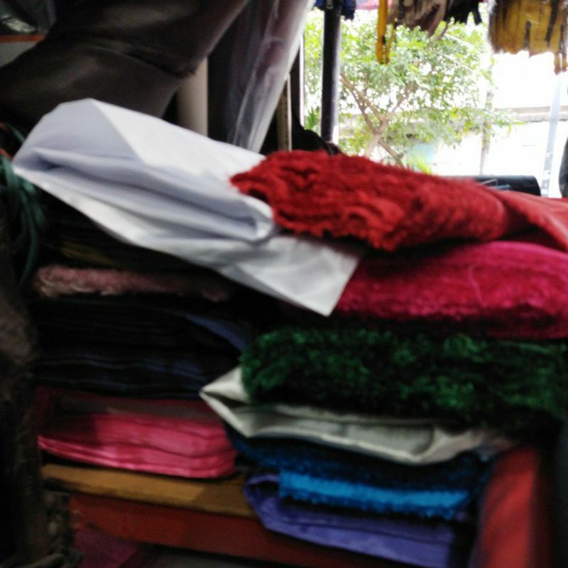 Jual kain peles habutai penutup stand booth pameran / puring furing jas ...