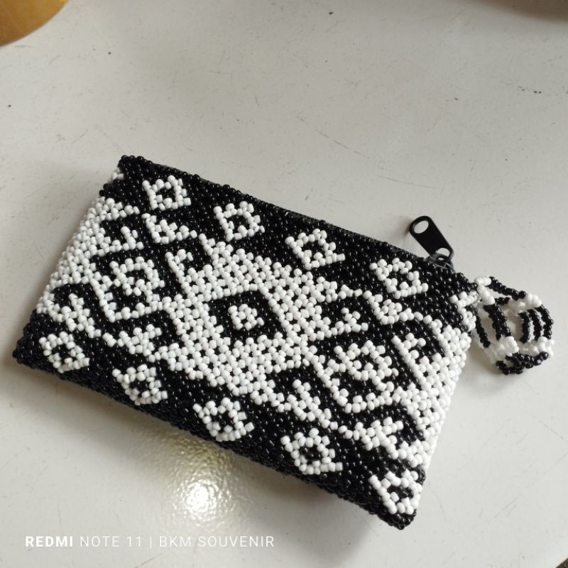Jual Dompet Manik ukuran sedang Motif Khas Dayak Kalimantan | Shopee ...