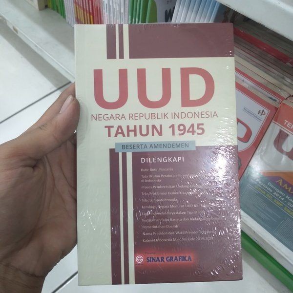 Jual Buku UUD Negara Republik Indonesia Tahun 1945 Beserta Amendemen - Redaksi Sinar Grafika ...