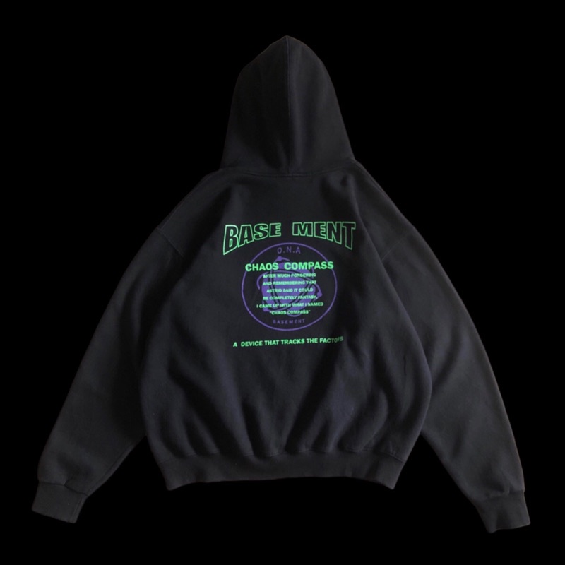 Jual Ona Basement Chaos Compass Hoodie black (Thrift) | Shopee Indonesia