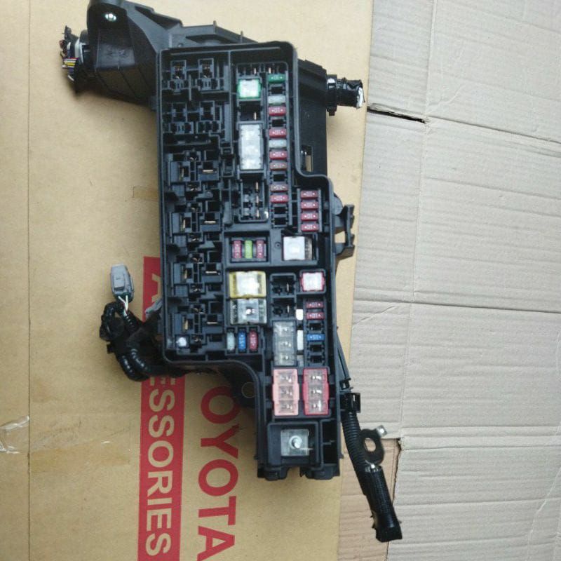 Jual Fuse Box atau Box Sikring Innova Reborn Fortuner Hilux Revo Diesel ...