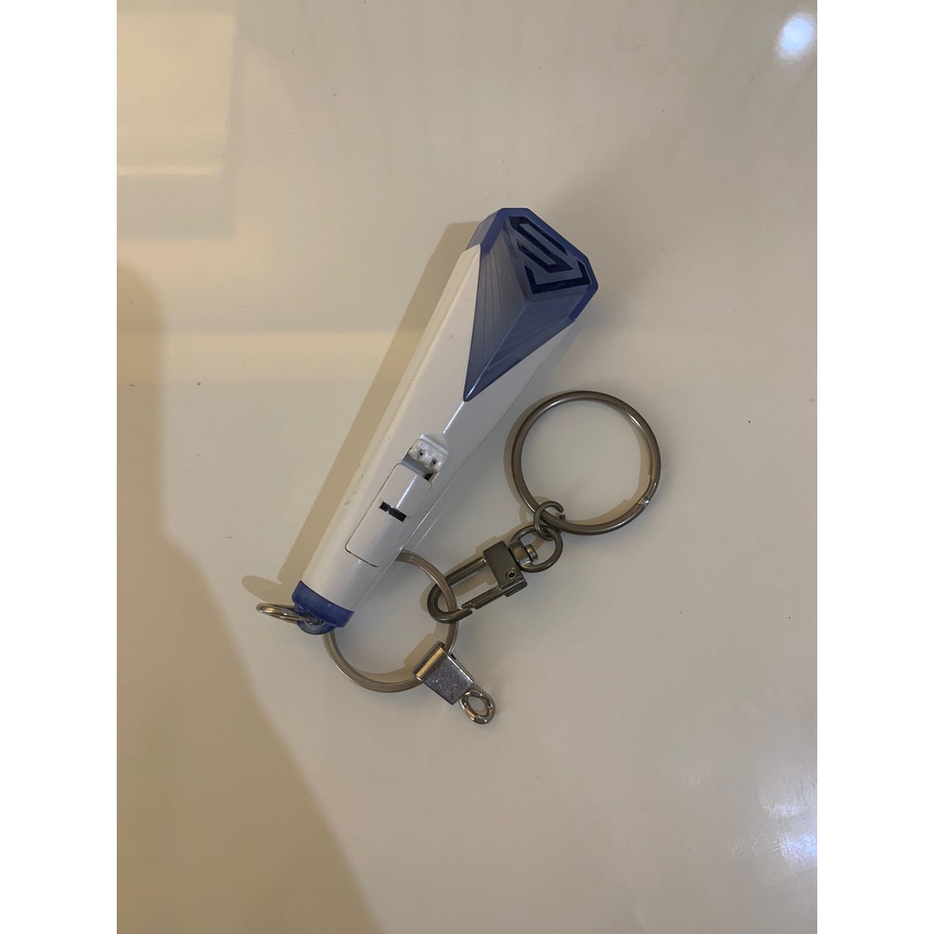 Jual SUPER JUNIOR MINI FANLIGHT / LIGHTSTICK KEYRING (BOOKED) | Shopee ...