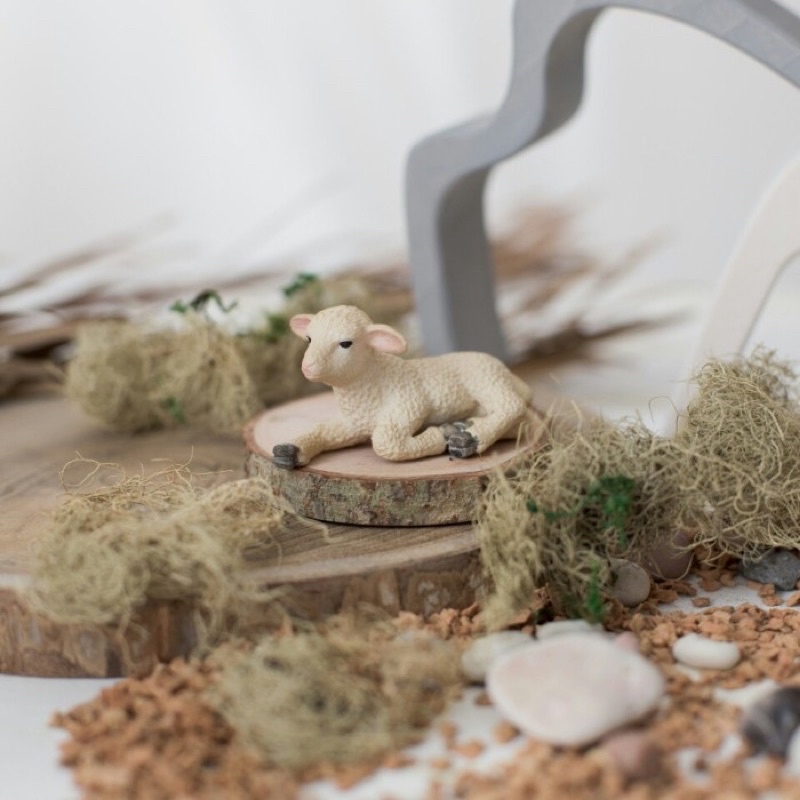 Jual Mojo Fun Lamb Laying Down 87099 | Animal Figurine Anak Domba ...