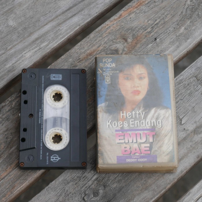 Jual Kaset Pita Hetty Koes Endang ; Emut Bae (Pop Sunda) | Shopee Indonesia