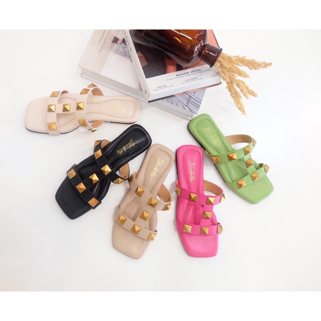 Jual Bluebells KIYOMI Sendal Flat Stude Pyramid Wanita Elegan Kekinian ...