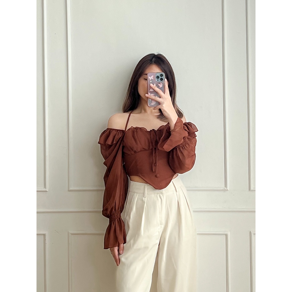 Jual DOLLA - (READY STOCK) Marcy Top/ Sabrina Top Korean Style | Shopee ...