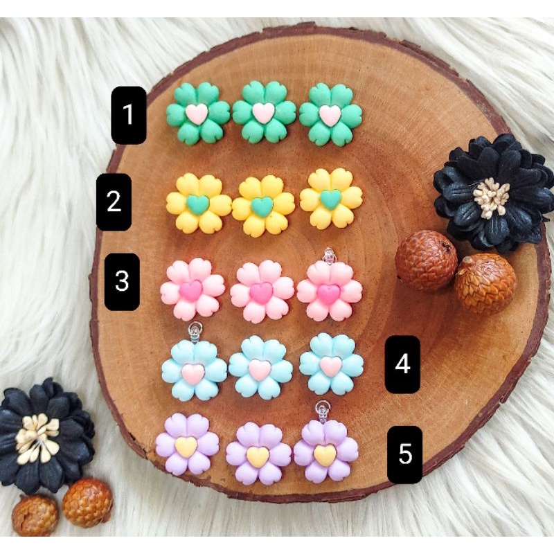 Jual Gantungan Kunci Nama Connector With Clay Bisa request nama ...