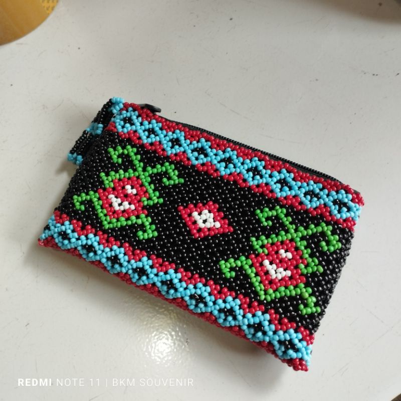 Jual Dompet Manik ukuran sedang Motif Khas Dayak Kalimantan | Shopee ...
