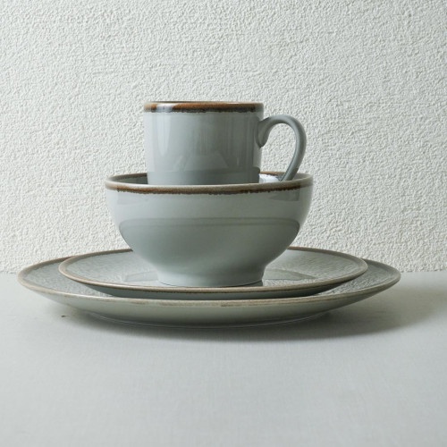Jual Brewsuniq - Solemn Gray Dinnerware Series / Piring Makan Cantik ...