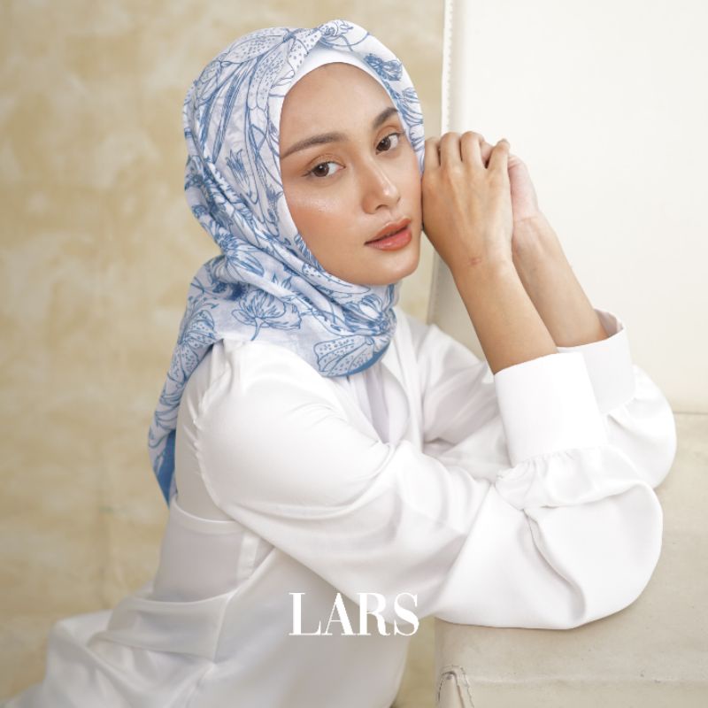 Jual LARS BLOOM BASIC VOILE SQUARE - BL 04 TULIP HIJAB SEGI EMPAT | Shopee Indonesia