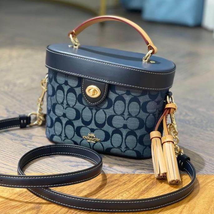 Jual Coach Kay In Signature Chambray Crossbody Bag | Shopee Indonesia