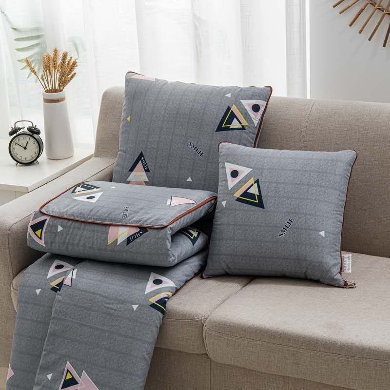 Jual Balmut Bantal Selimut 2 in 1 bisa jadi Selimut Dilipat Jadi Bantal ...