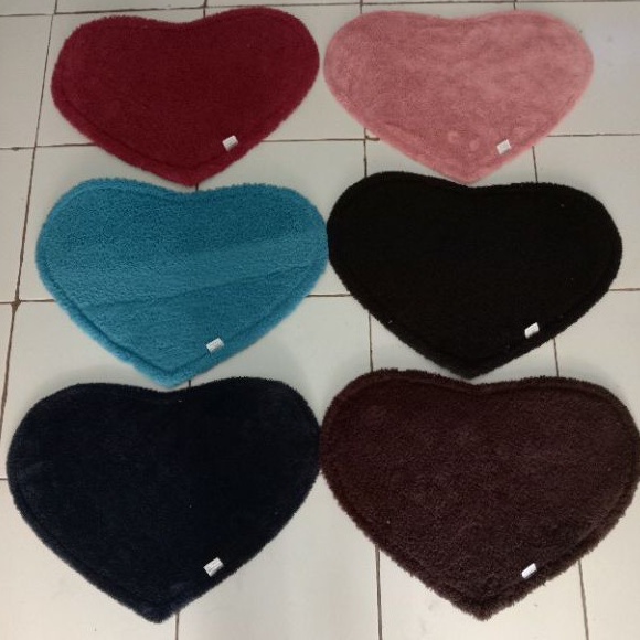 Jual keset kaki bulu bentuk love keset kamar mandi kesed | Shopee Indonesia