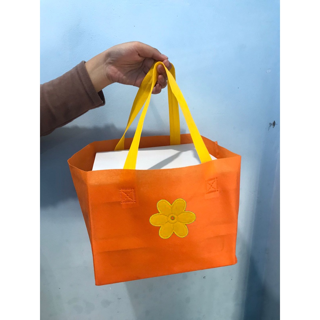 Jual (12pcs / 1Lusin) Tas bunga box 22x22 / 20x20 cm Kain Kantong dus Nasi Kotak Hajatan ...