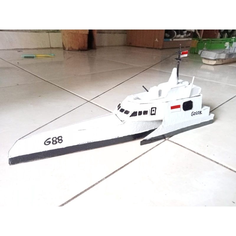 Jual miniatur kapal Indonesia KRI (Golok) 688 | Shopee Indonesia