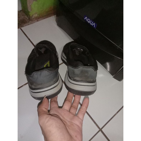 Jual Sepatu Bekas Original | Shopee Indonesia