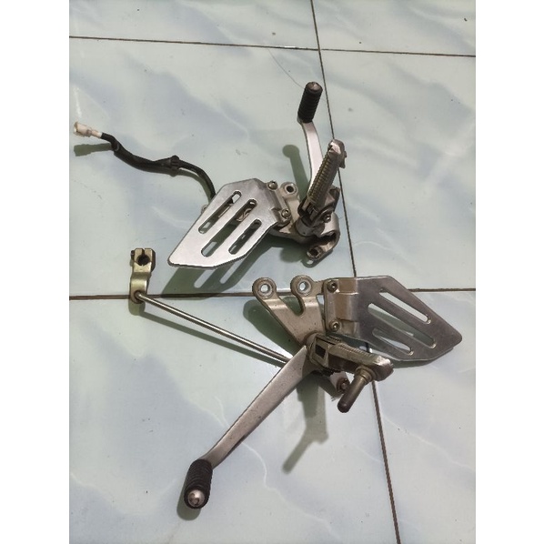 Jual Footstep postep underbone step depan r15 v2 original copotan murah ...